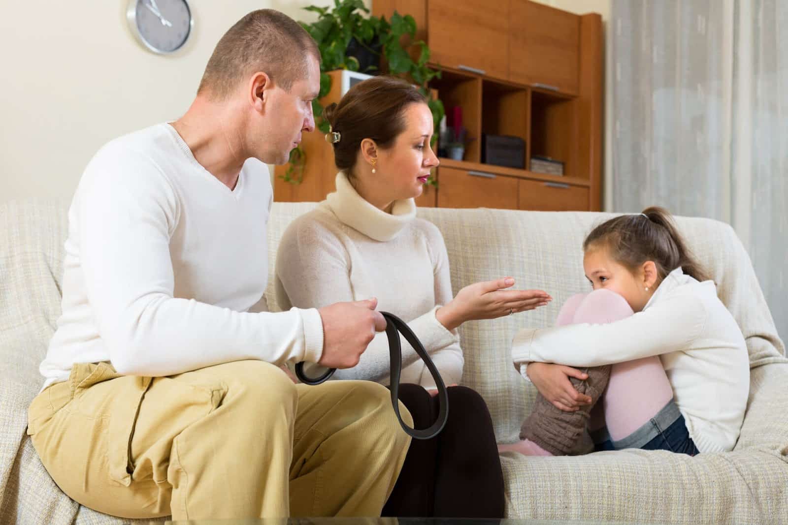 10 Signs of Bad Parenting [And Ways To Improve] | ChatterSource