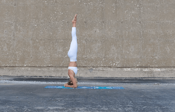 7 Steps to Nail Your Headstand | ChatterSource