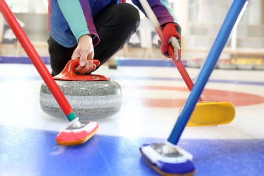 Curling: What Is That Sport? [The Complete Beginner's Guide ...