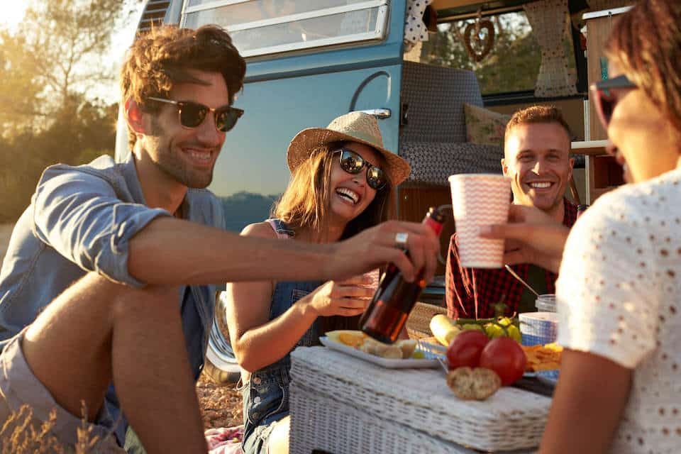 How To Meet New People: 25 Ways To Expand Your Social Circle ...