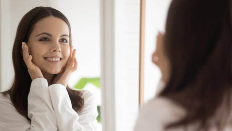 The Beginner’s Guide to Mewing [And Why It's Trending Now]