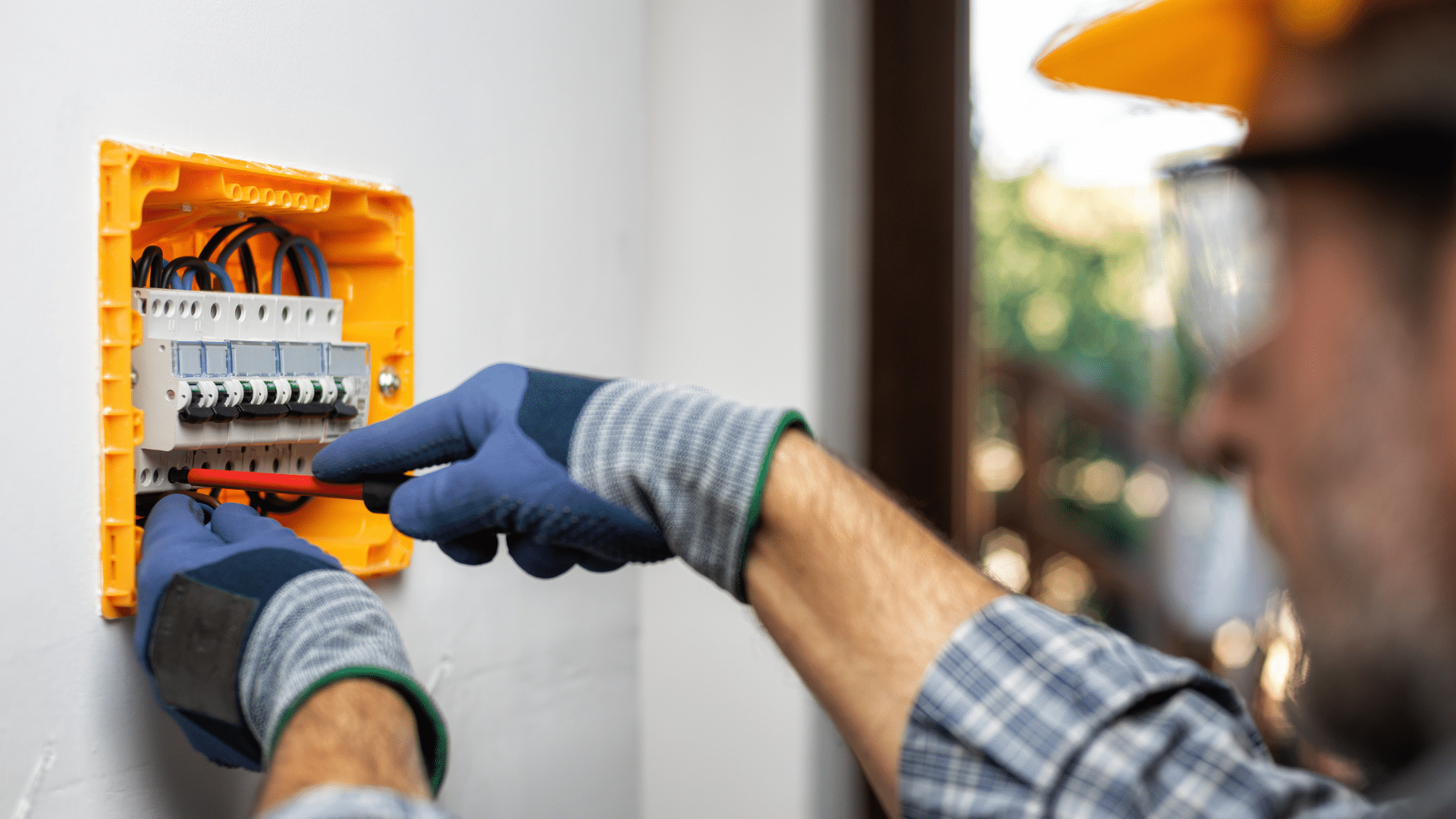 9 Home Electrical Hazard Tips | ChatterSource