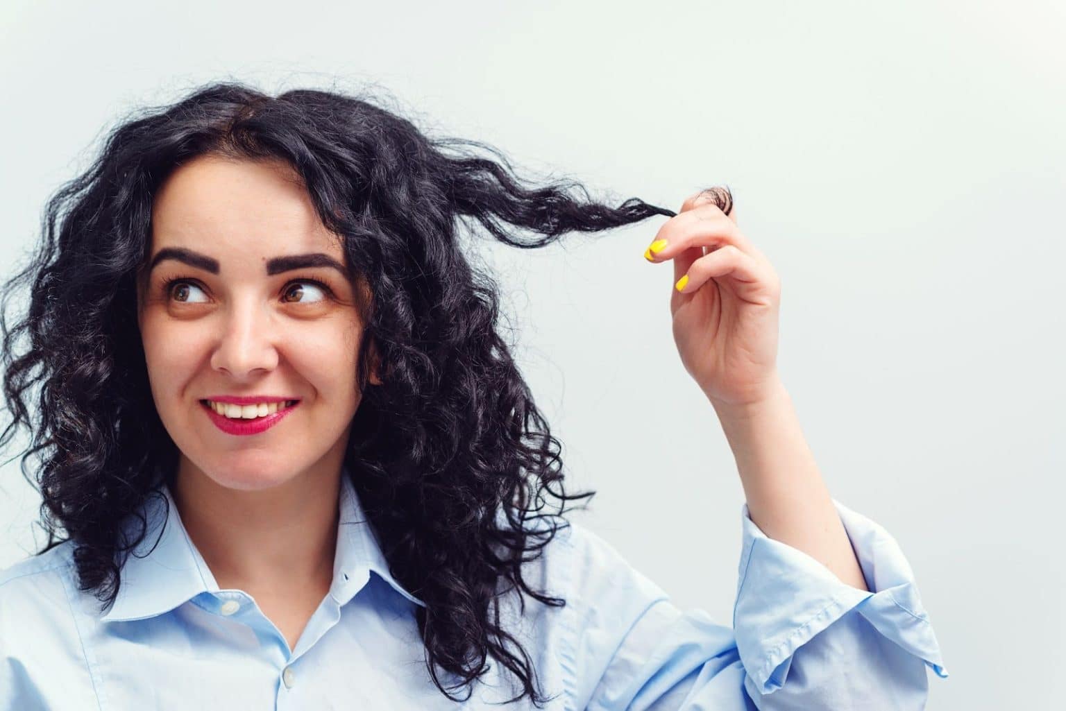 The 9 Best Combs For Curly Hair [Bye-Bye Tangles!]