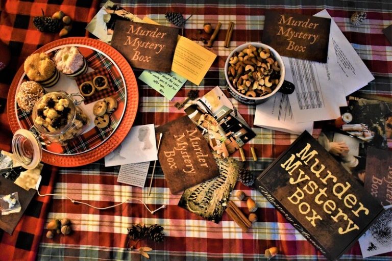 The 35 Best Mystery Subscription Boxes Like "Hunt A Killer" | ChatterSource